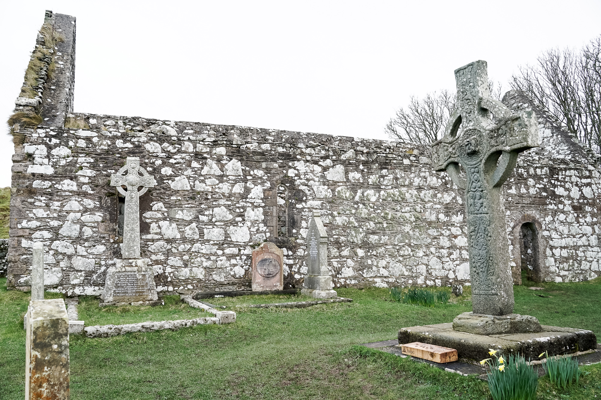 Kildalton Cross and the Kildalton Old Parish Church, Islay | Life on Beacon